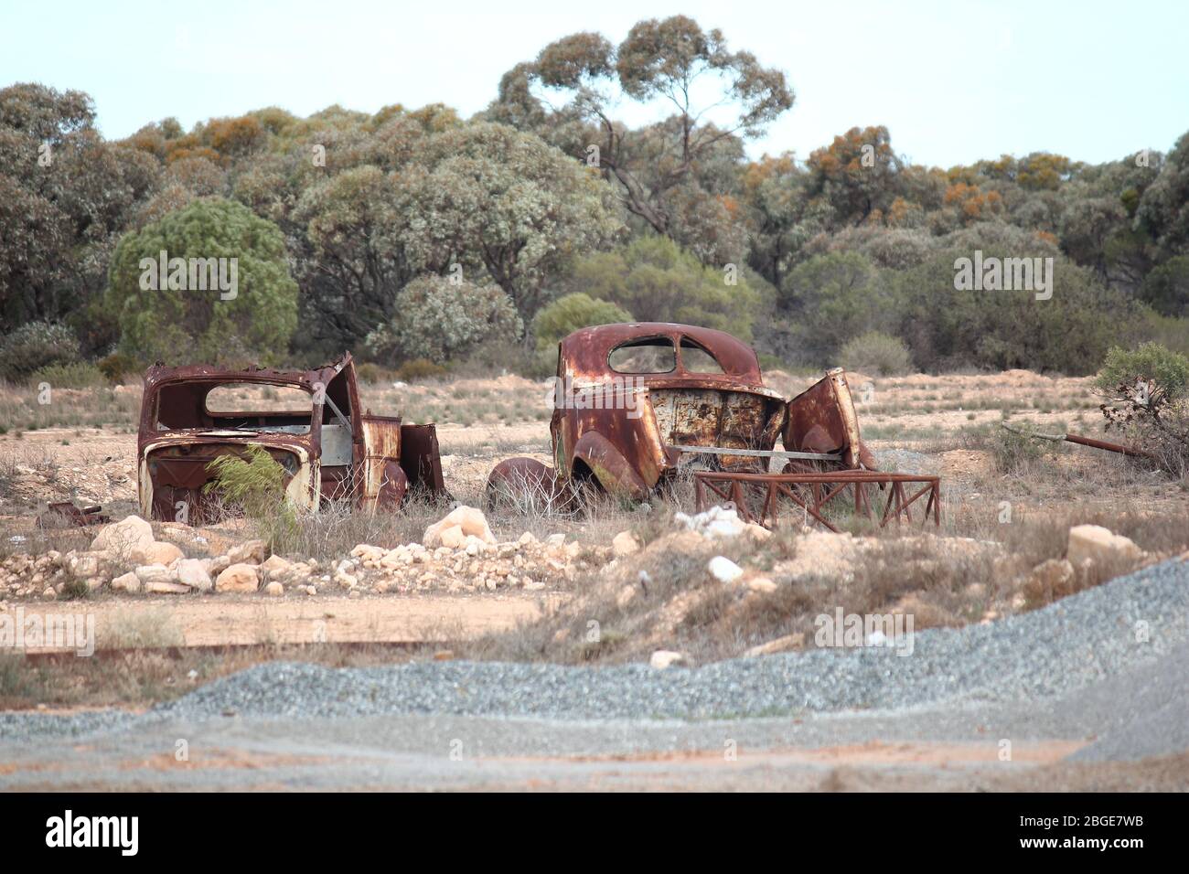 Rusty old car shell abandoned Nullarbor Plain Stock Photo - Alamy