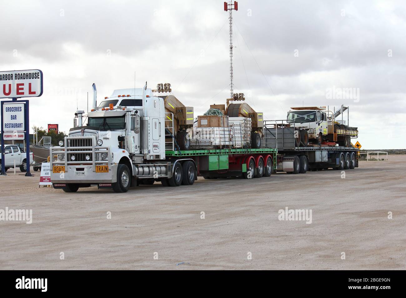 Road train on the Nullarbor Plain Australia Stock Photo - Alamy