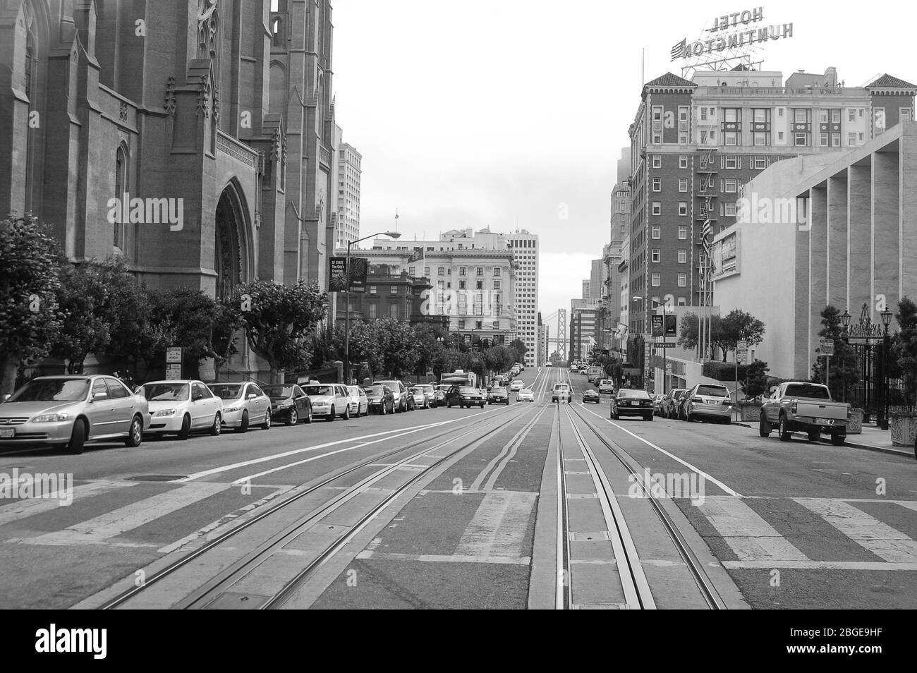 San Francisco hotel car cars street arch church Grace Cathedral busy ...