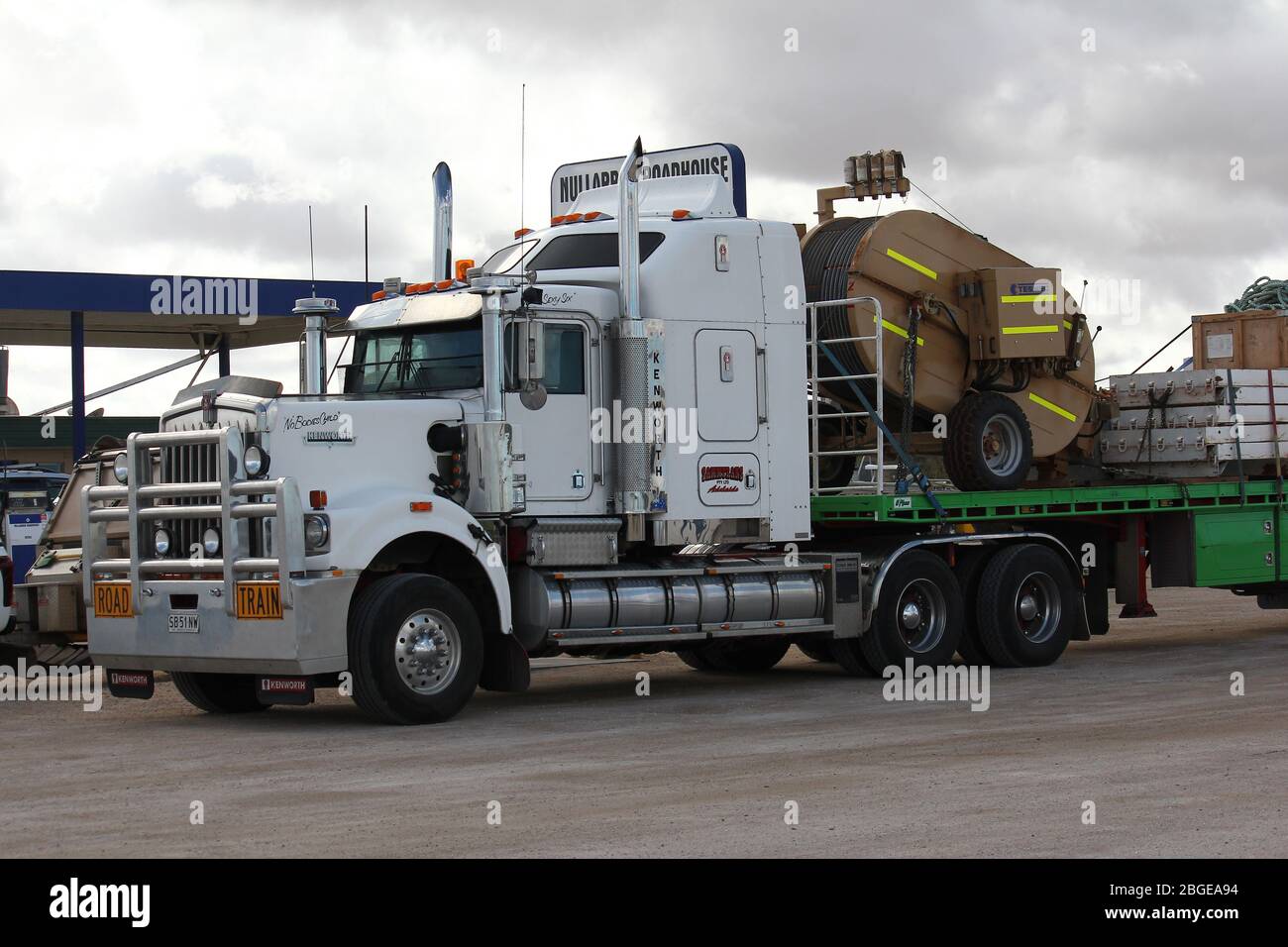 Road train on the Nullarbor Plain Australia Stock Photo - Alamy