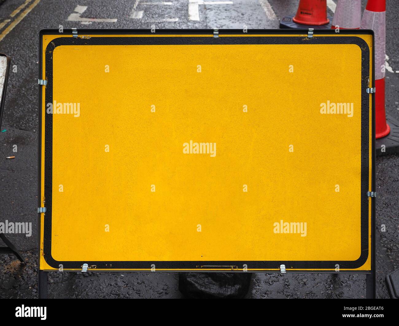 Blank sign with copy space for your own message Stock Photo - Alamy