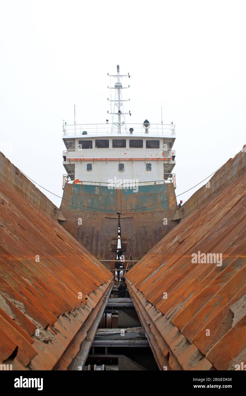 Maintenance barges hi-res stock photography and images - Alamy