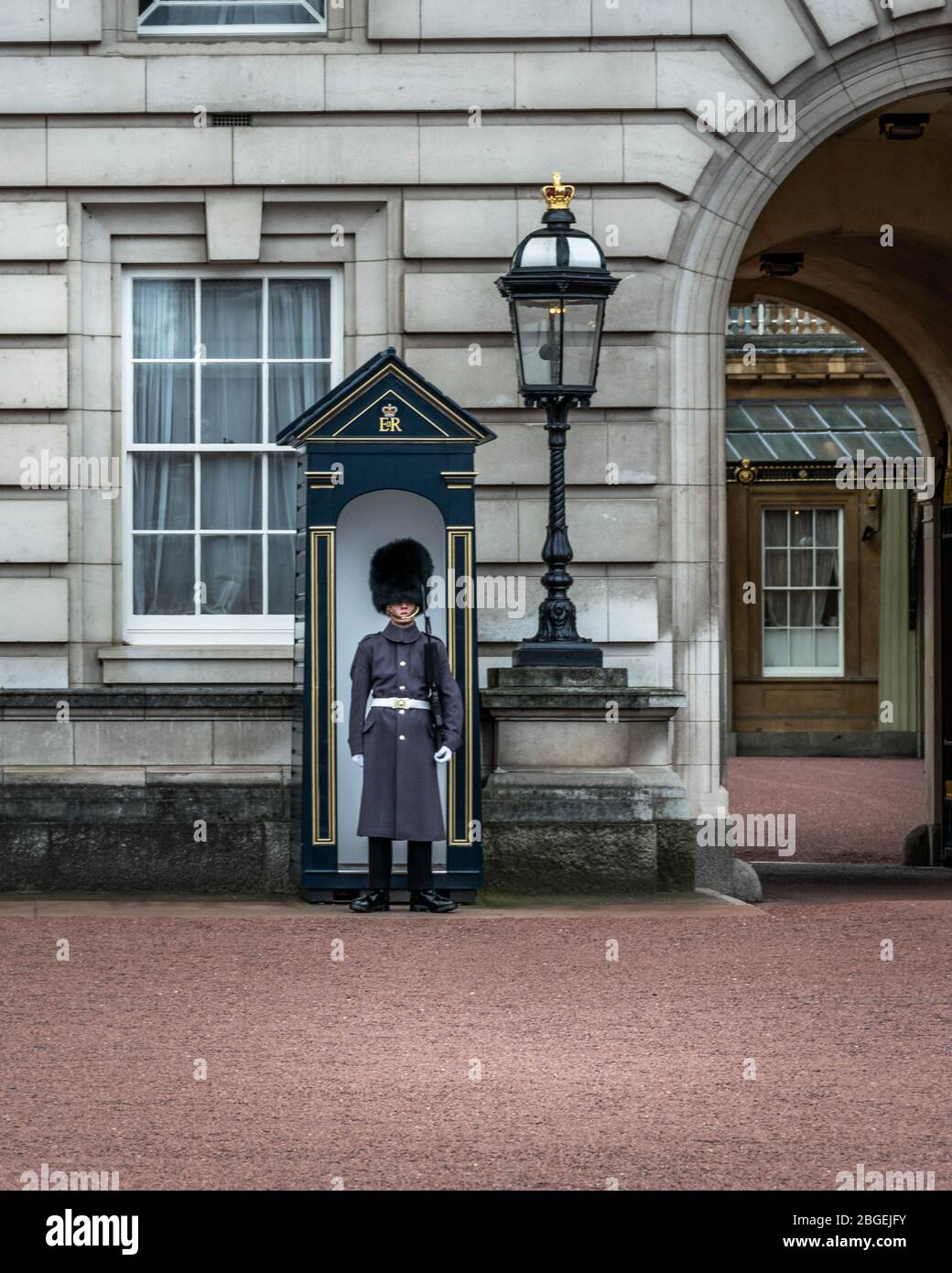 Queen queens guard hi-res stock photography and images - Alamy