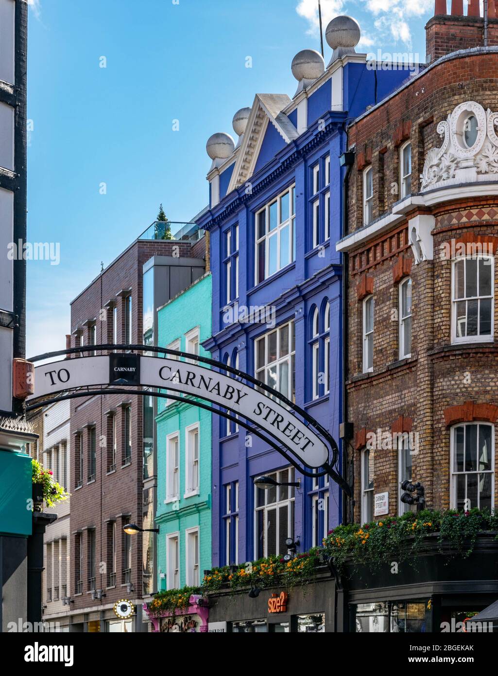 London colourful buildings hi-res stock photography and images - Alamy