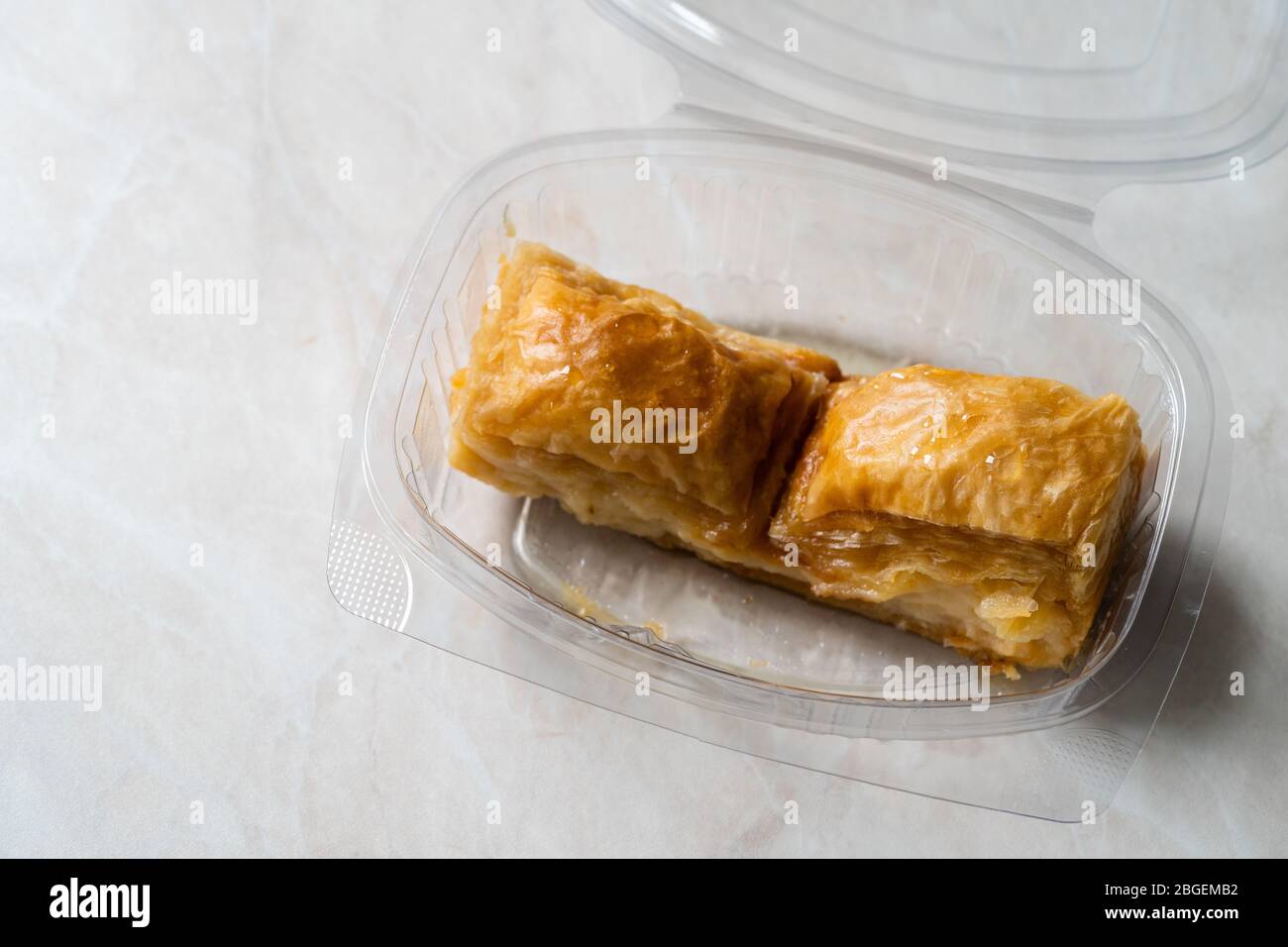 Take Away Karadeniz Dessert Laz Boregi Baklava in Plastic Box ...