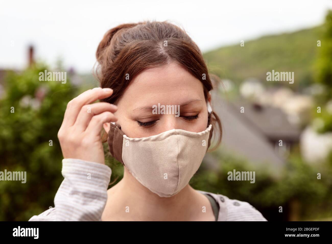 Woman wearing homemade cloth hi-res stock photography and images - Alamy