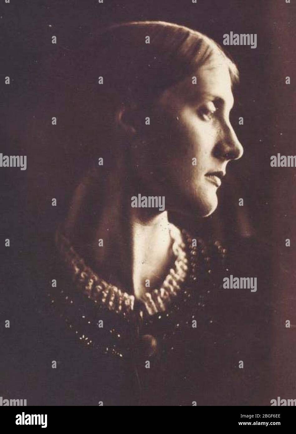 Herbert Duckworth as Julia Jackson Stock Photo - Alamy