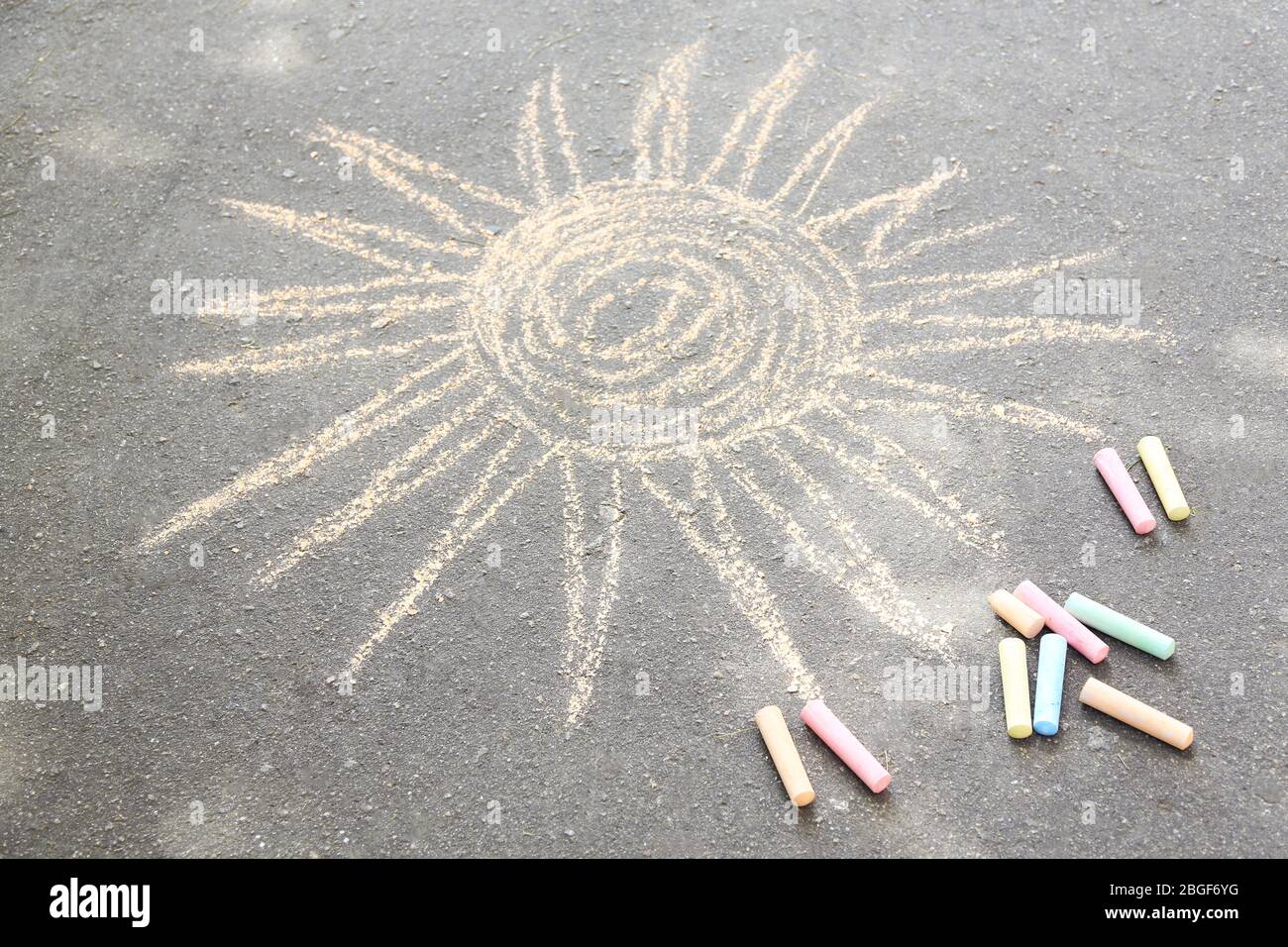 Drawing of asphalt and chalk Stock Photo - Alamy