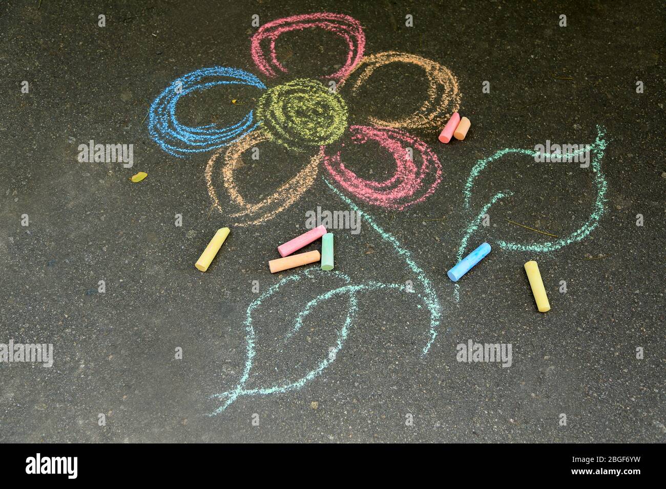 Drawing of asphalt and chalk Stock Photo - Alamy