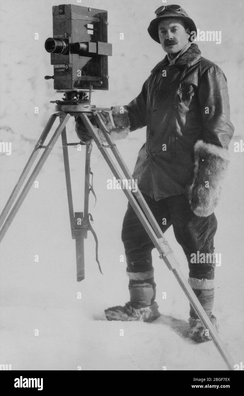 Herbert ponting hi-res stock photography and images - Alamy