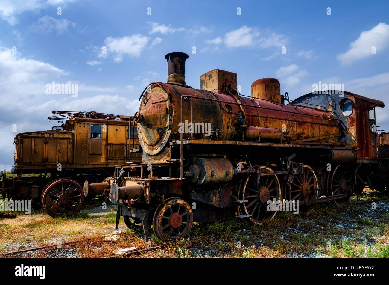 Abandoned rusty steam locomotive hi-res stock photography and images ...