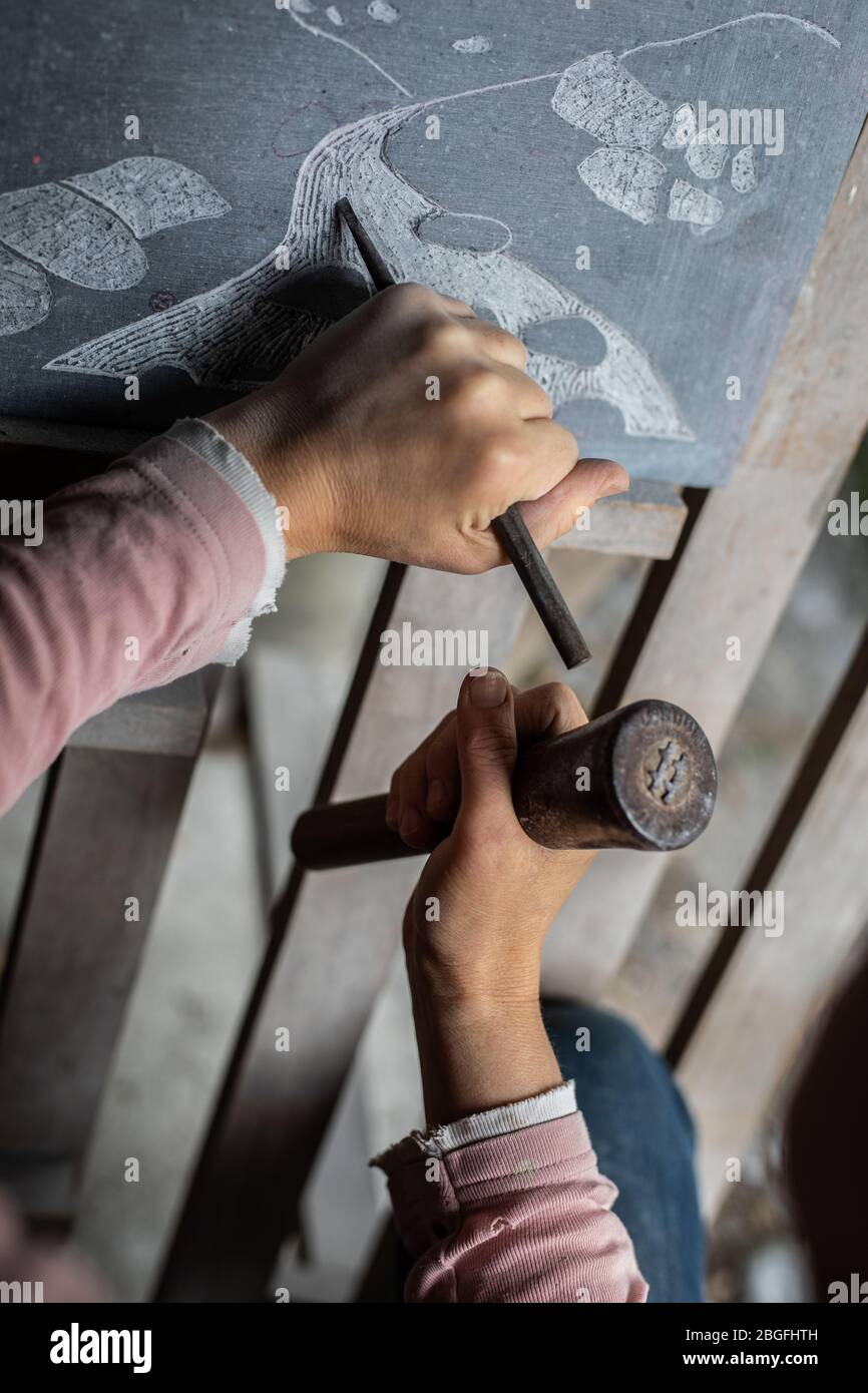 Artist female hi-res stock photography and images - Alamy