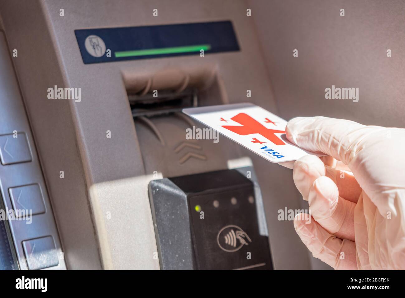 Mastercard credit card in hand hi-res stock photography and images - Alamy