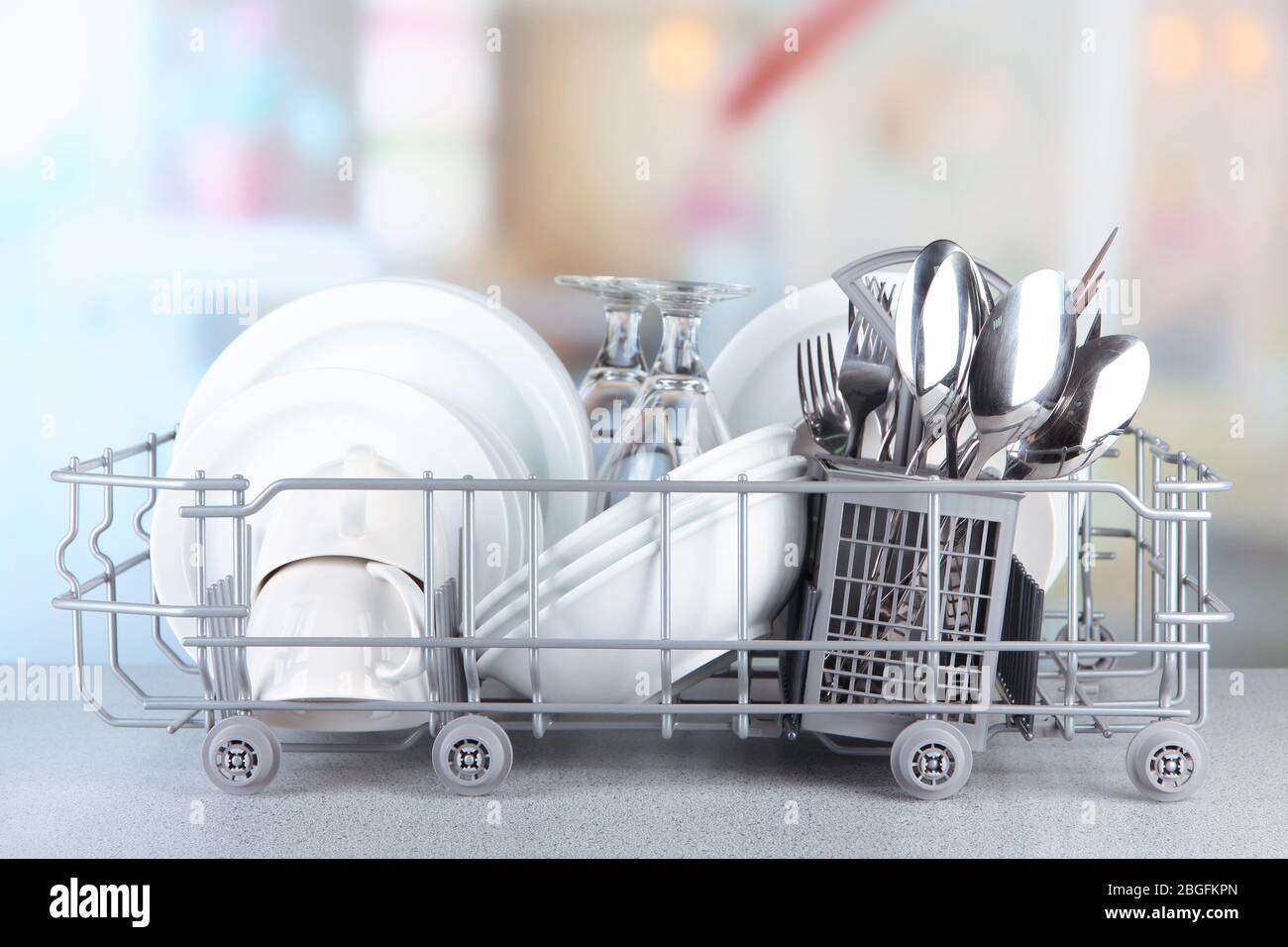 Dishwasher restaurant glasses hi-res stock photography and images - Alamy