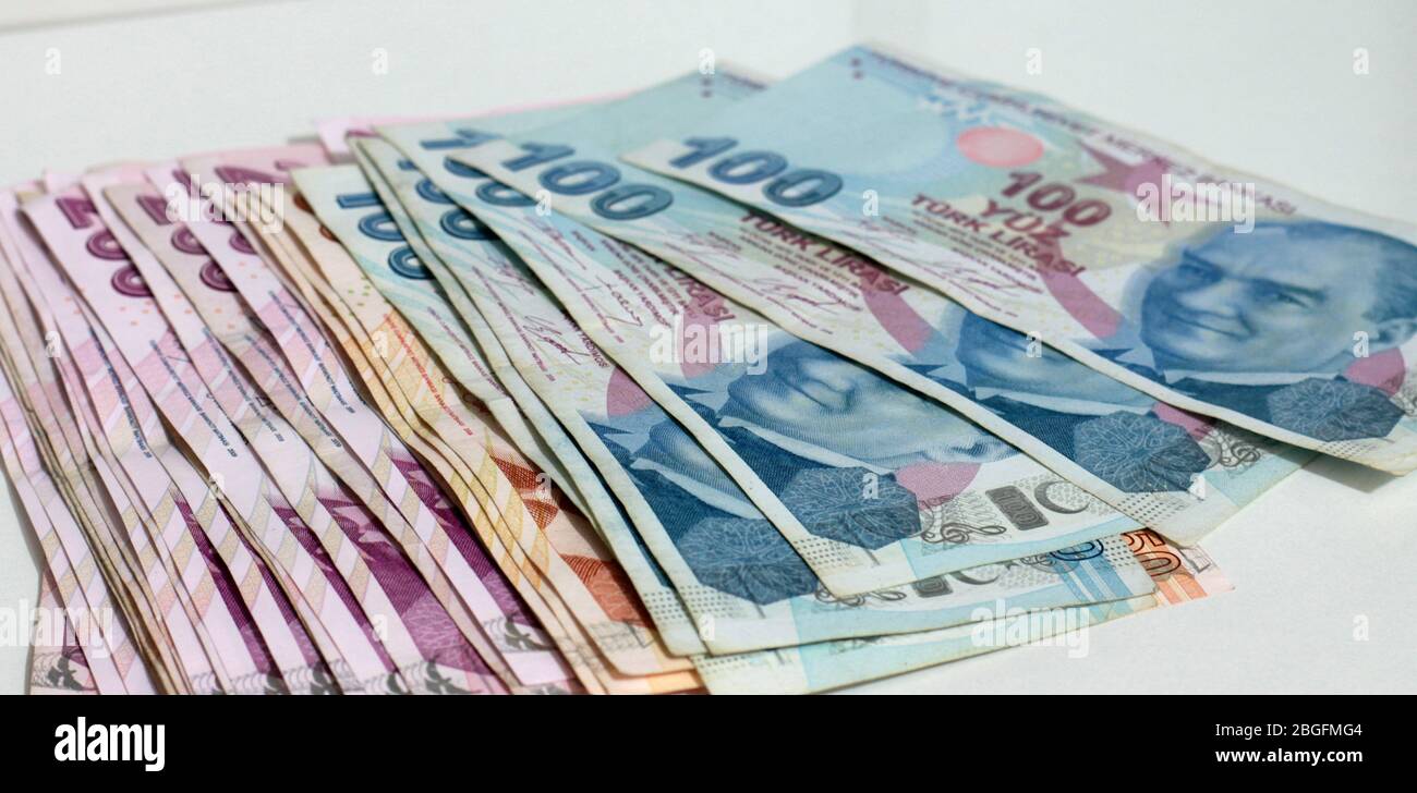 Turkish Lira banknote. 50, 100, 200 Turkish lira Stock Photo - Alamy
