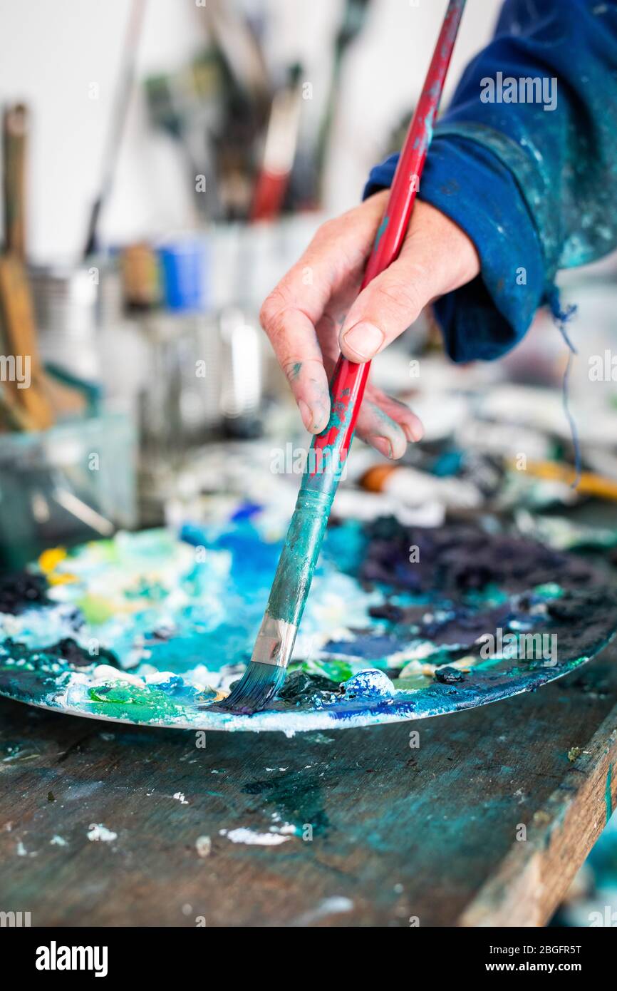 Interior messy artist studio hi-res stock photography and images - Alamy