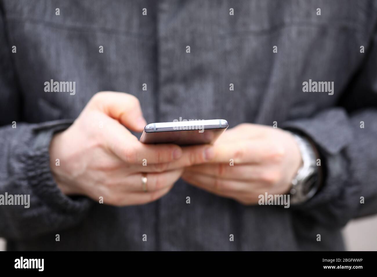 Messenger typing hi-res stock photography and images - Alamy