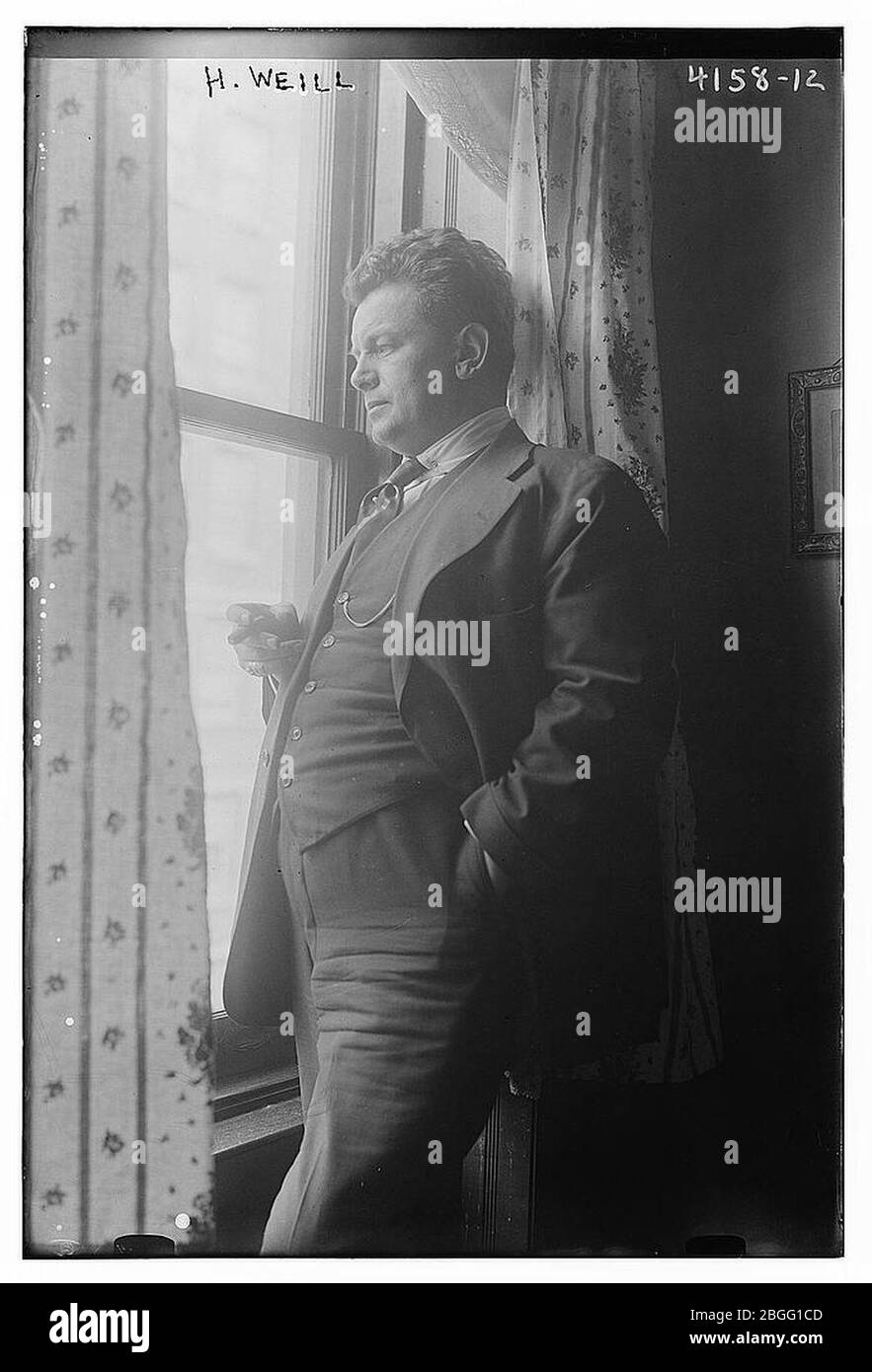 Hermann Wilhelm Weil looking out a window in 1917 Stock Photo - Alamy