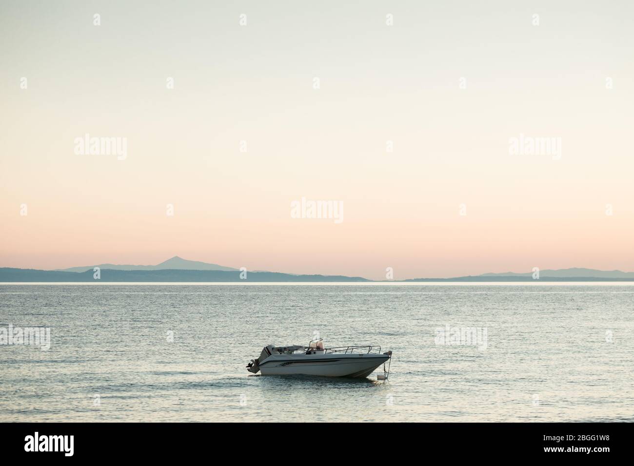 Calm sea boat hi-res stock photography and images - Alamy