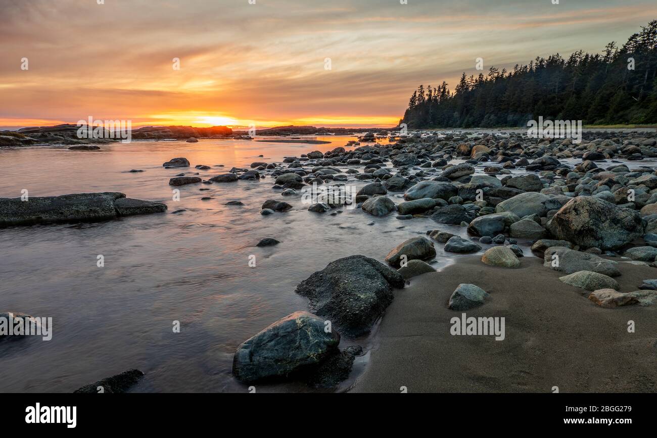 Sunset along the West Coast Trail on Vancouver Island, British Columbia ...