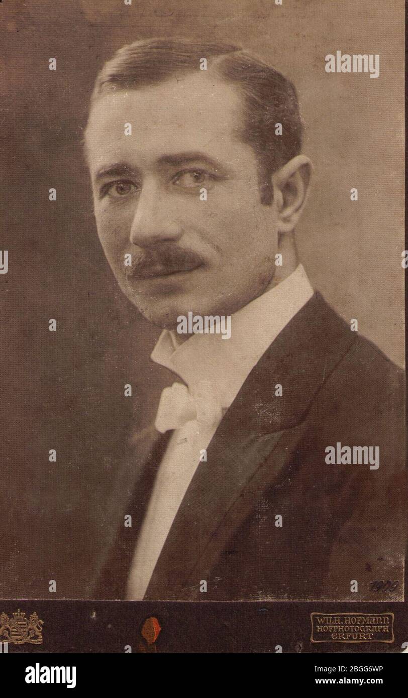 Herr paul hi-res stock photography and images - Alamy