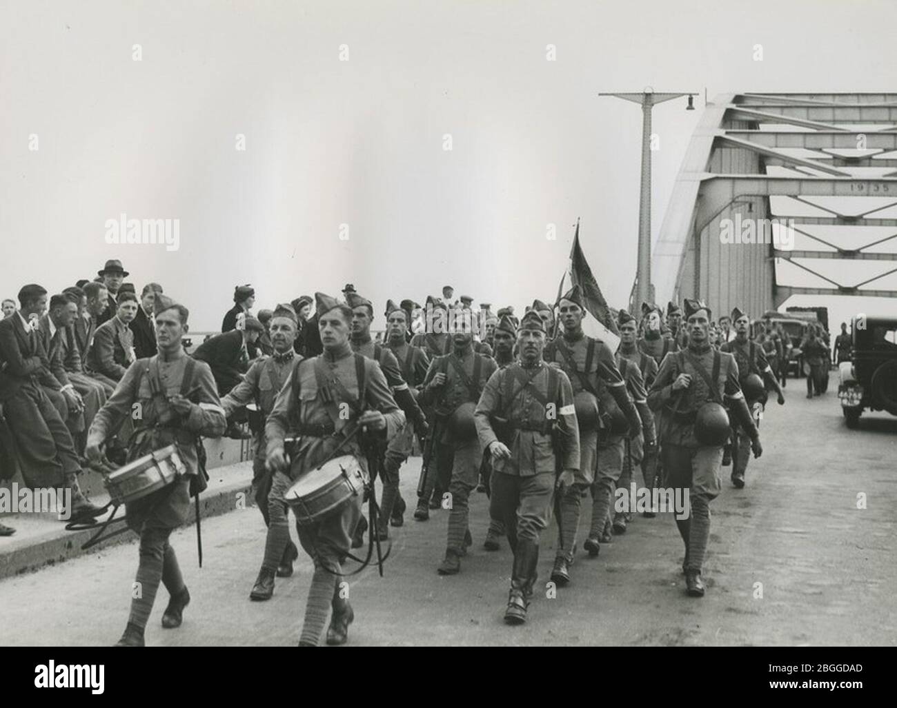 Het detachement van de Koninklijke Militaire Academie onder leiding van ... Het detachement van de Koninklijke Militaire Academie onder leiding van ...