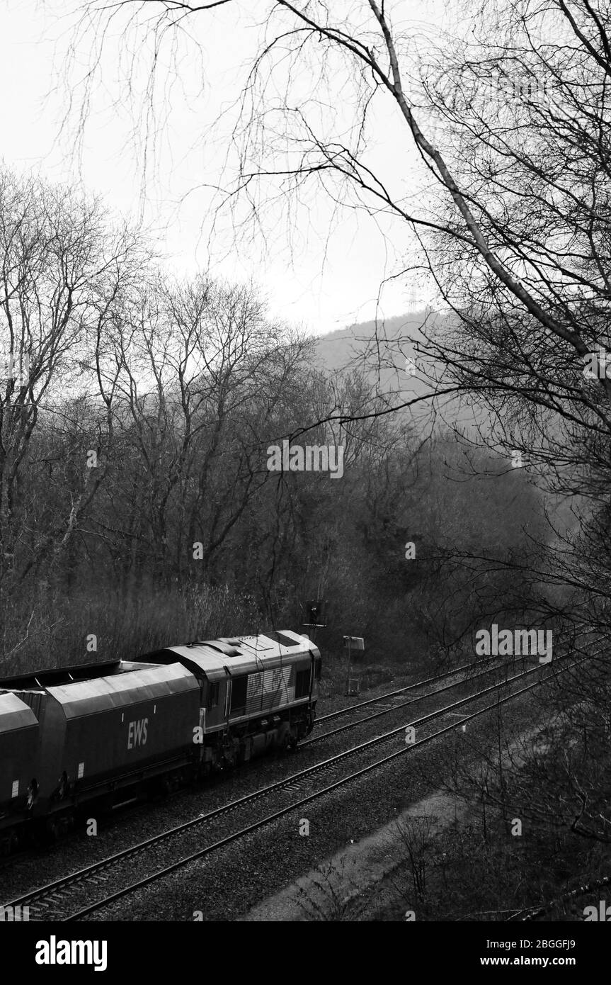 South wales valleys train hi-res stock photography and images - Alamy