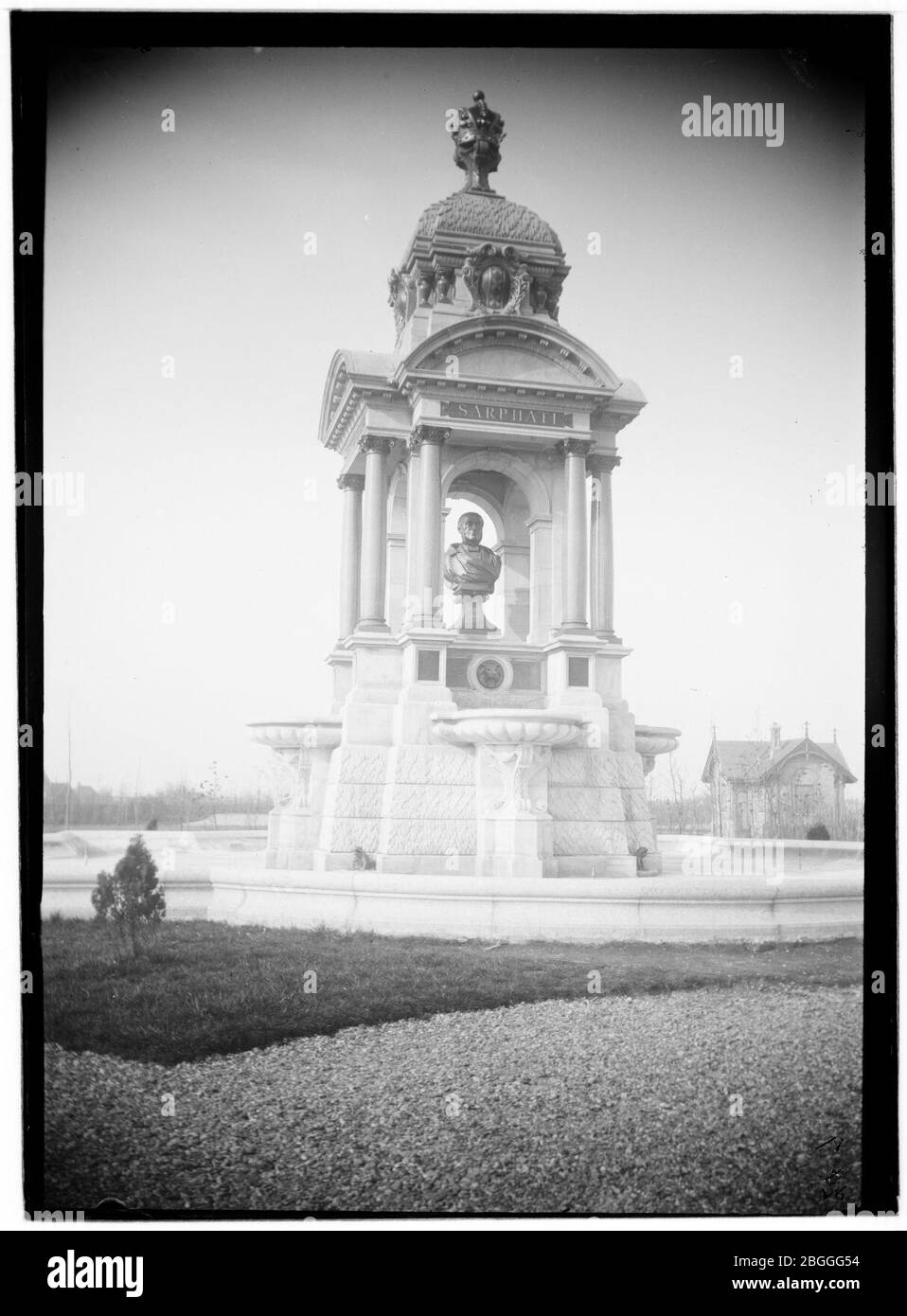 Het monument voor Samuel Sarphati in het Sarphatipark, onthuld in 1886 ...