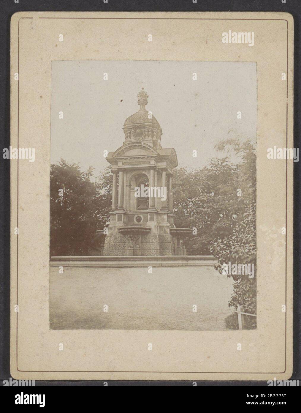Het monument voor Samuel Sarphati in het Sarphatipark, onthuld in 1886 ...