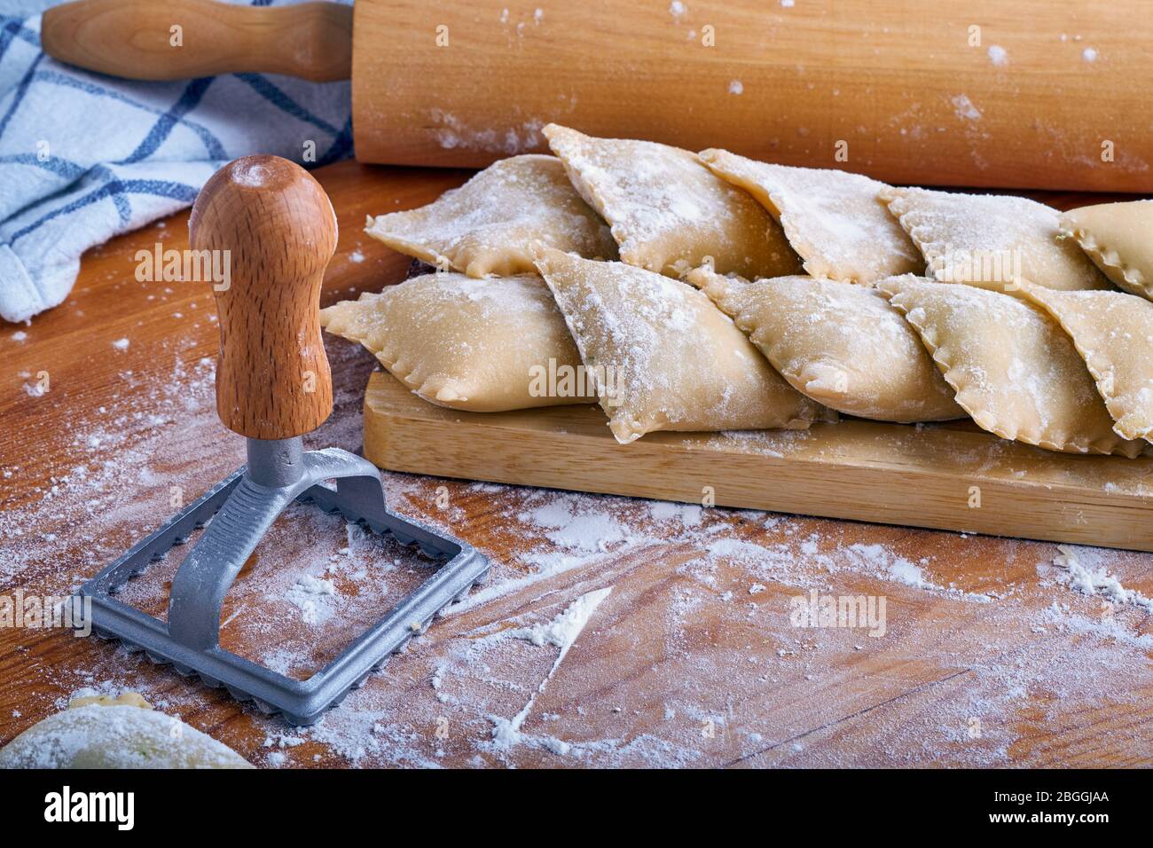 Making of traditional italian stuffed pasta ravioli Stock Photo - Alamy