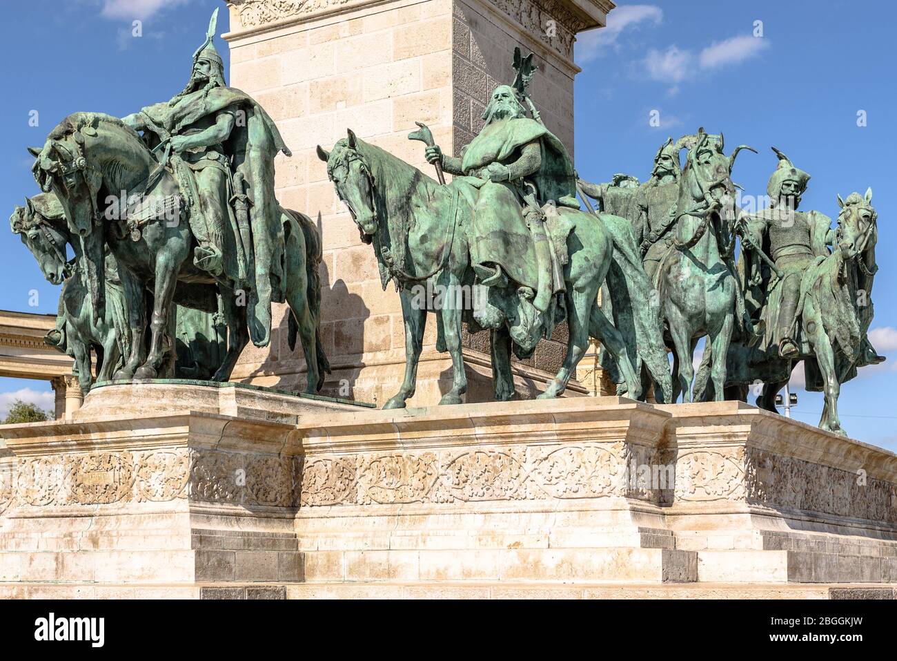Statues in budapest hungary hi-res stock photography and images - Alamy