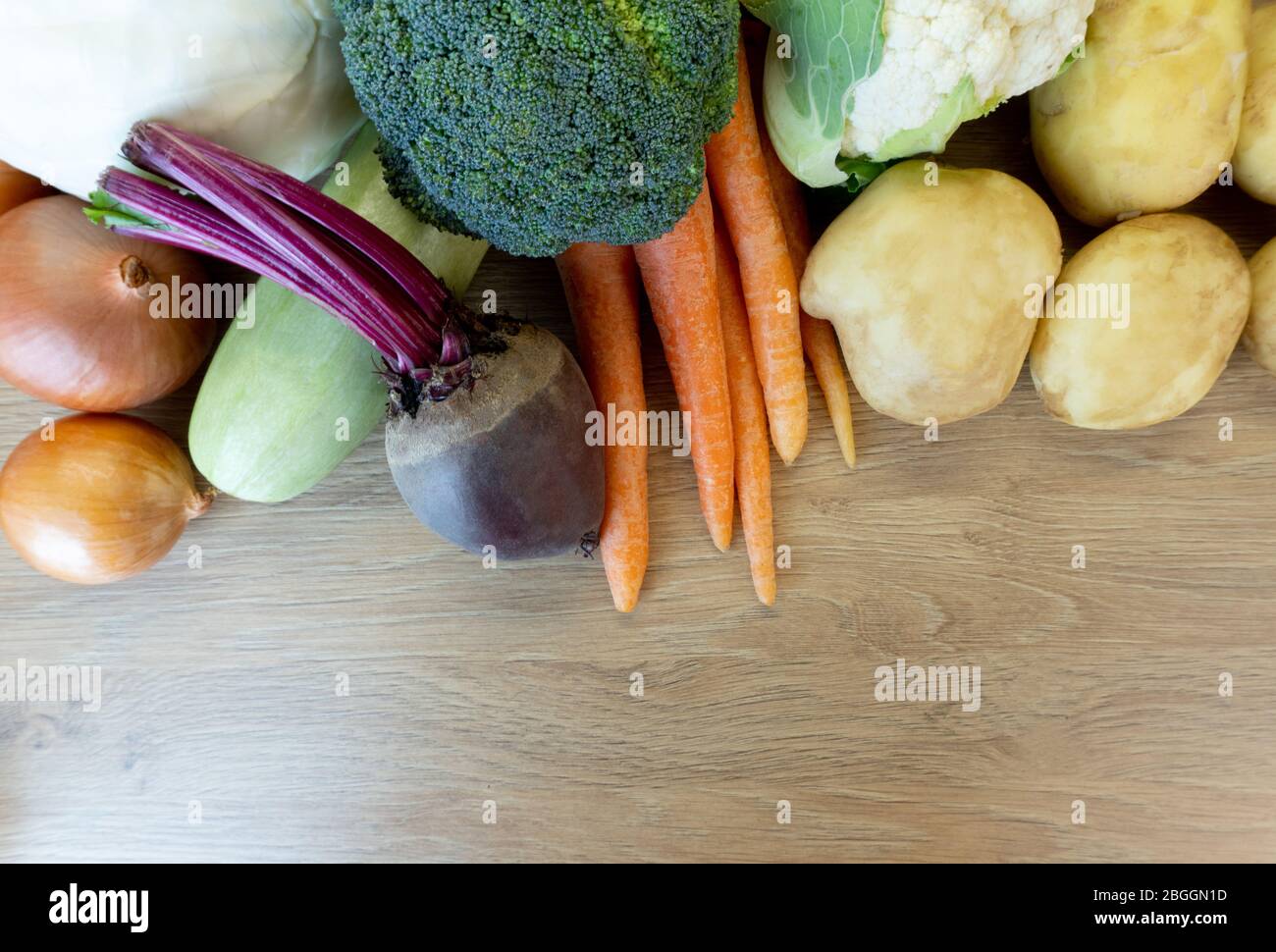 Vegetables table hi-res stock photography and images - Alamy
