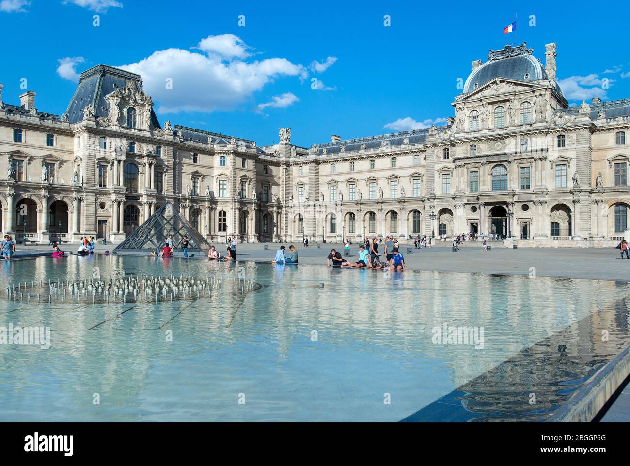 The glass pyramid of louvre hi-res stock photography and images - Alamy