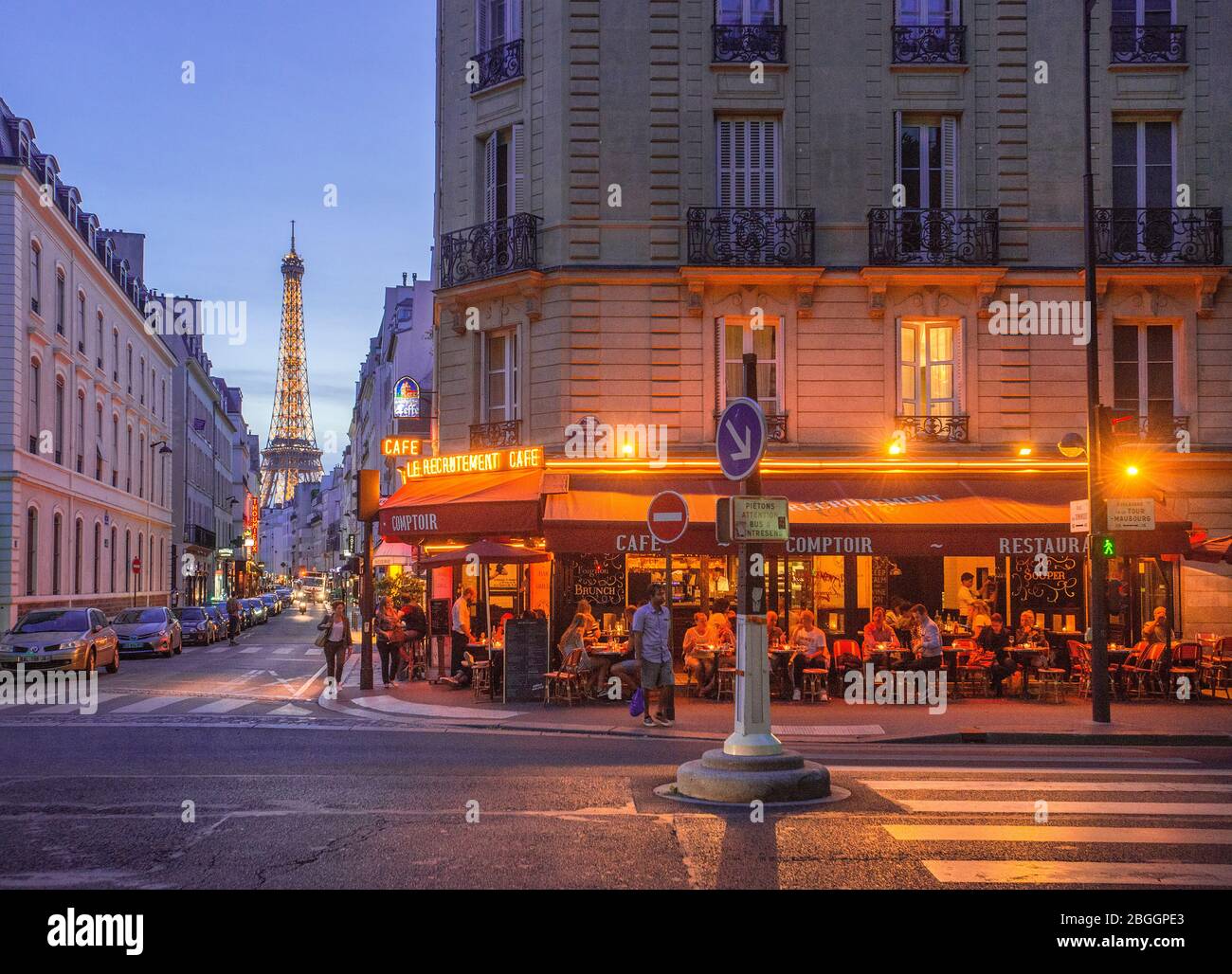 Cafe paris eiffel hi-res stock photography and images - Alamy