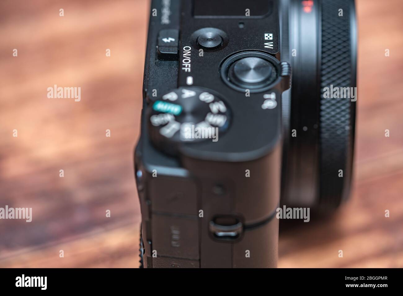 Norwich, Norfolk, UK – April 19 2020. Top down view of Sony RX100VII ...
