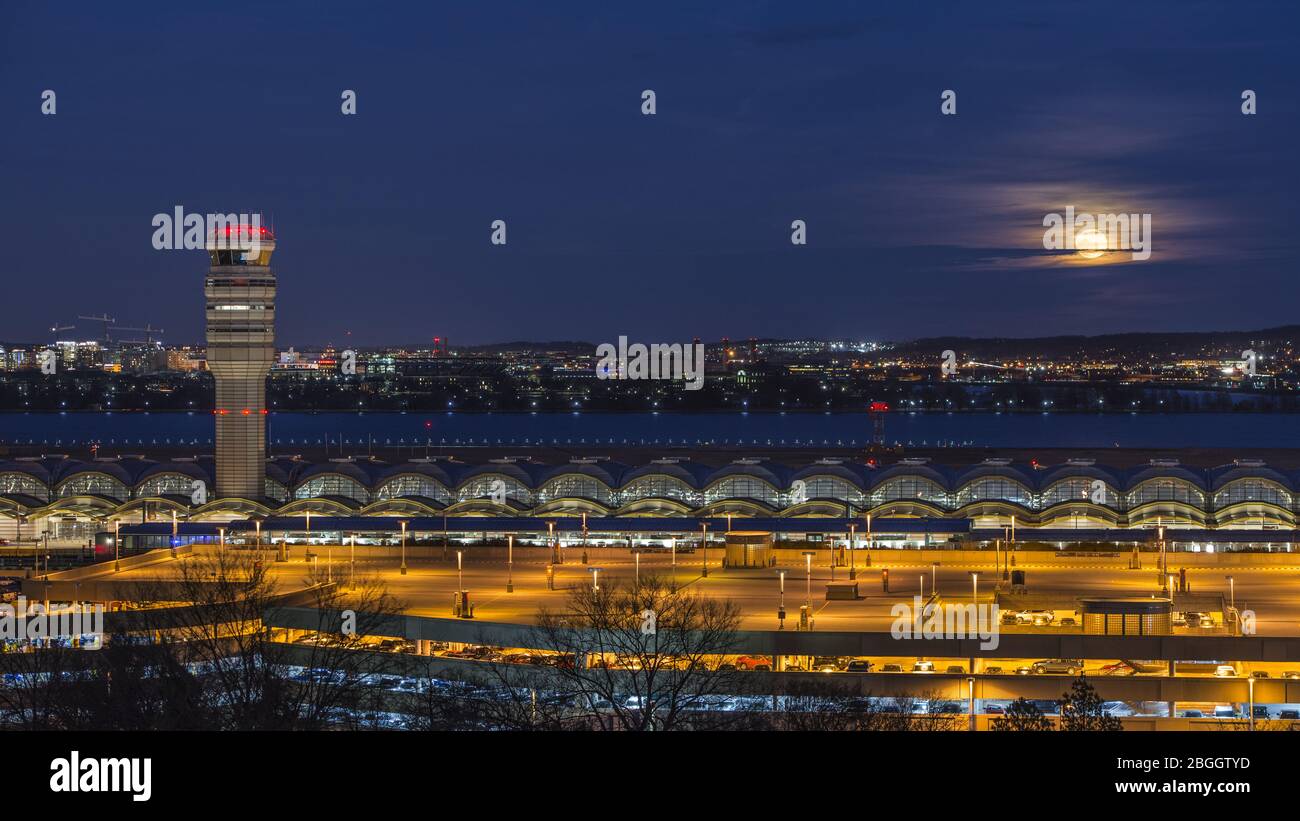 Moon Over Washington National Airport (DCA Stock Photo - Alamy