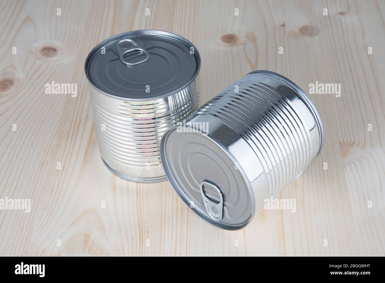Cans Hunger of conserved food with opening instruction steel package ...