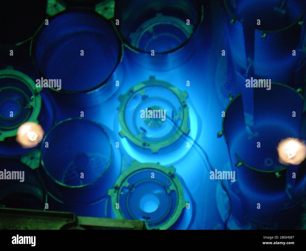High Flux Isotope Reactor Gamma Blue Glow Stock Photo - Alamy