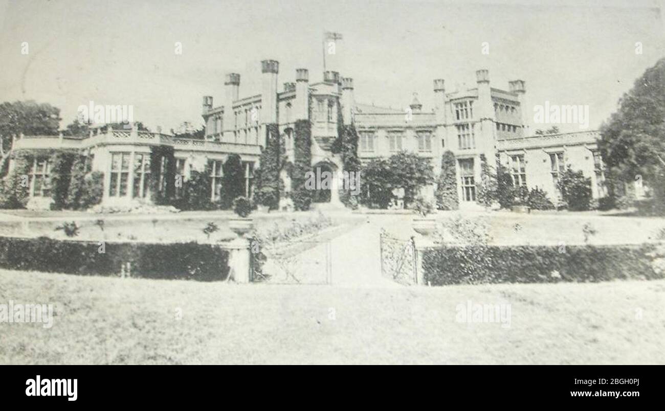 Historic highcliffe castle hi-res stock photography and images - Alamy