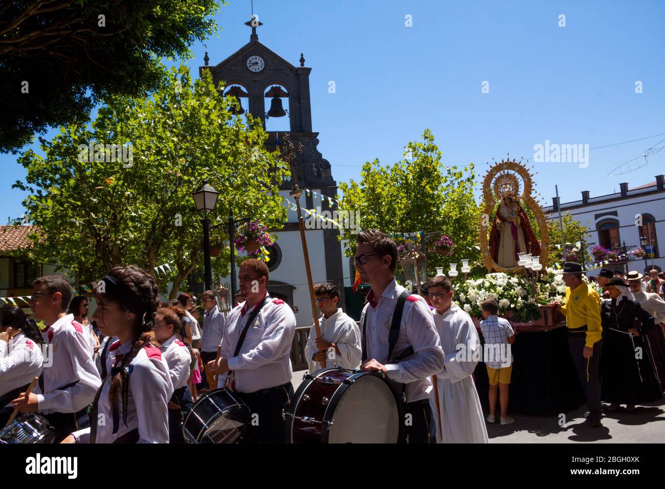 Virgin of the Rosary in procession in Firgas Stock Photo - Alamy