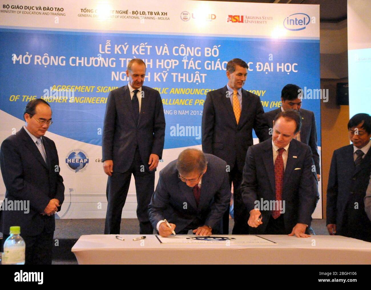 Program alliance hi-res stock photography and images - Alamy