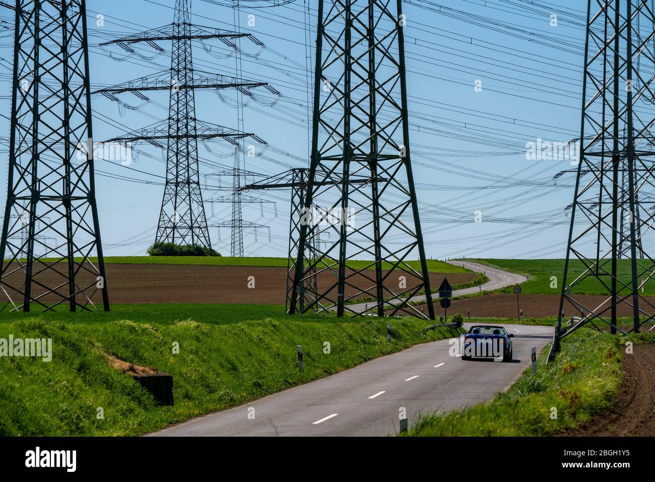 Extra-high voltage lines, 380 KV, power line, the electricity comes ...