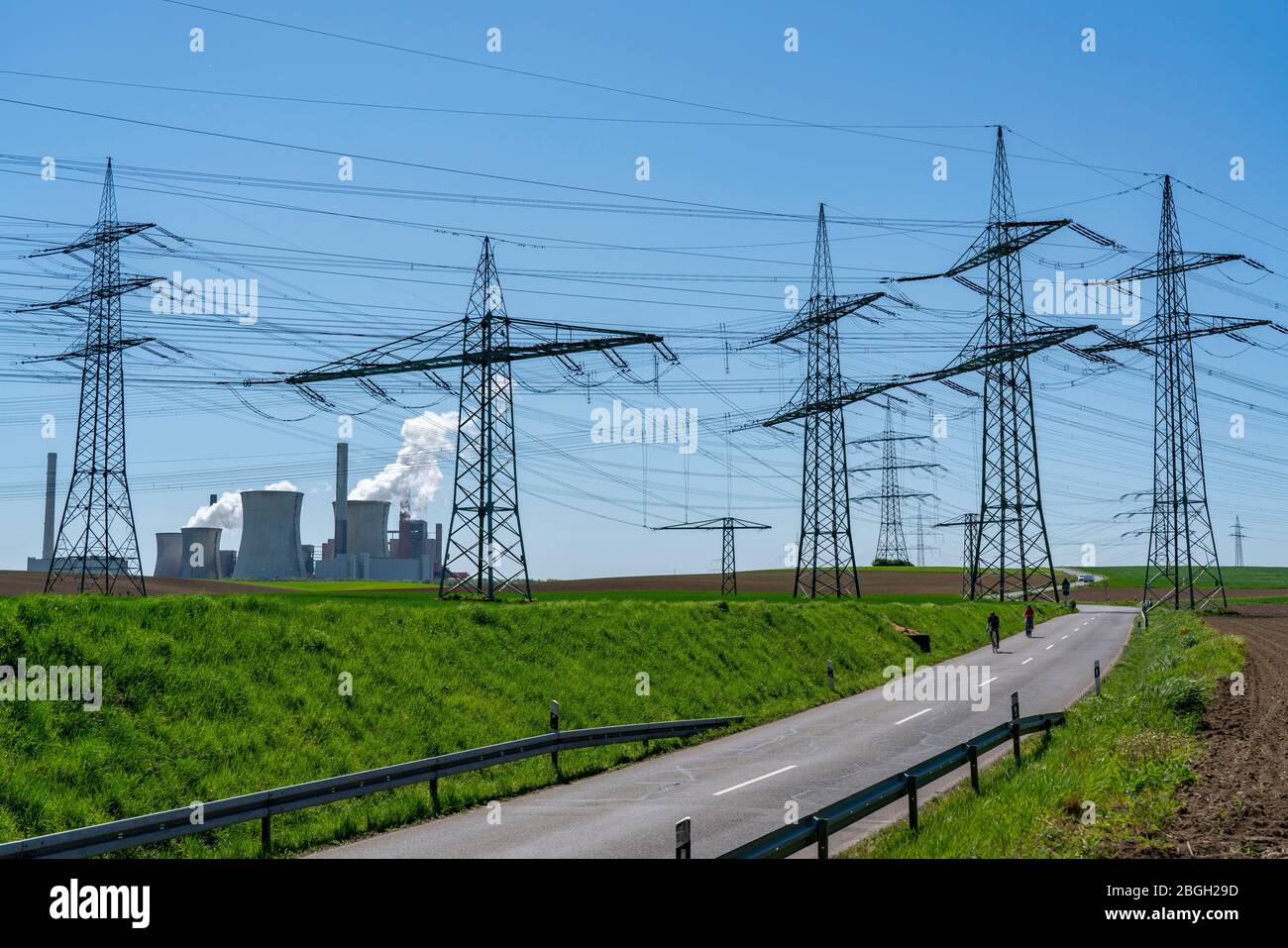 Extra-high voltage lines, 380 KV, power line, the electricity comes ...