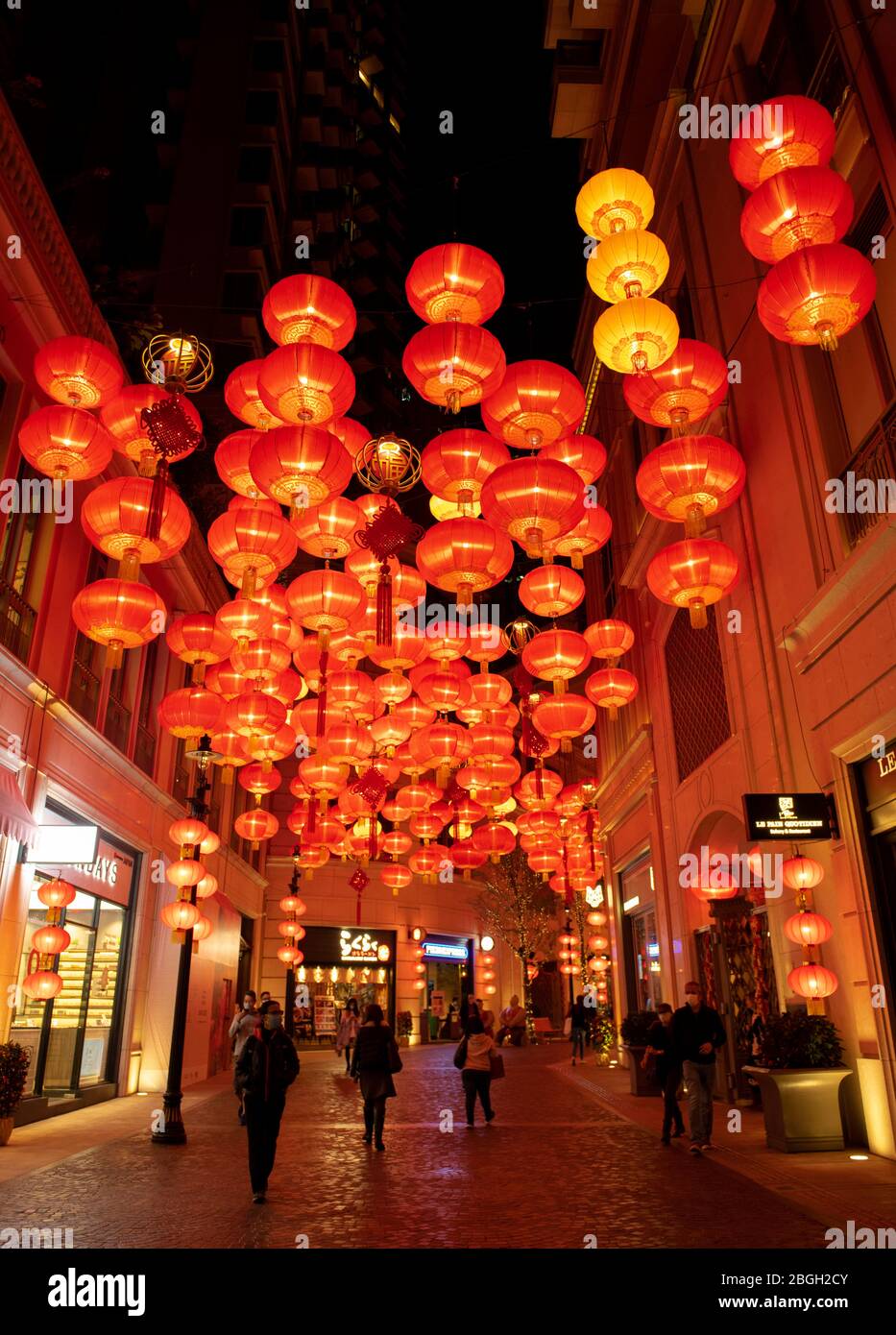 Paper lanterns hong kong hi-res stock photography and images - Alamy