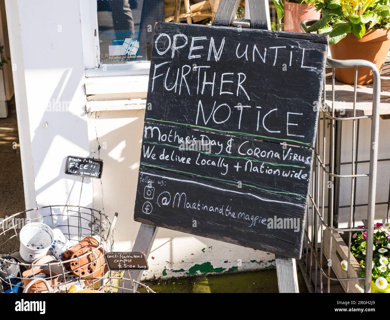 Open until further notice hi-res stock photography and images - Alamy