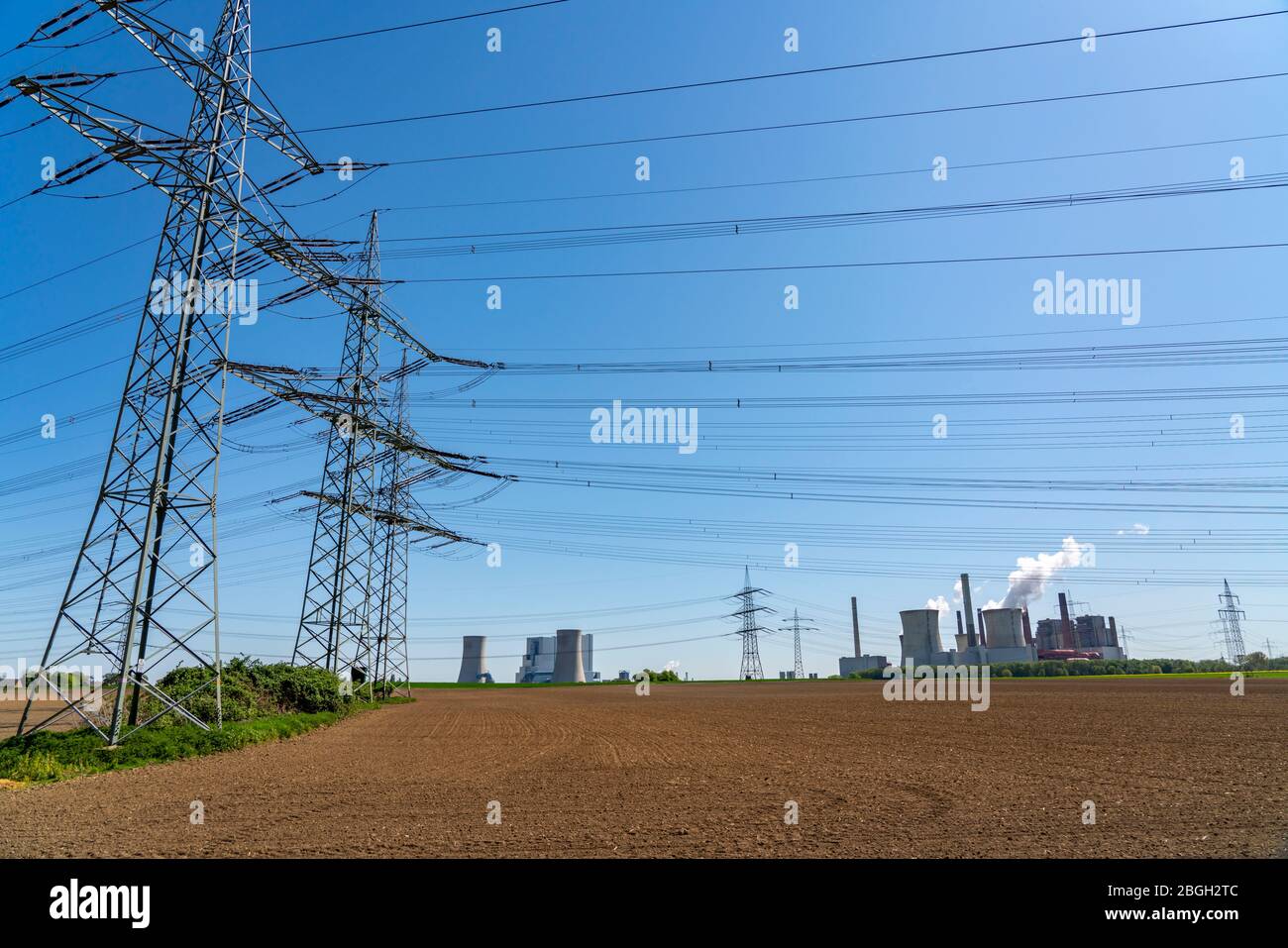 Extra-high voltage lines, 380 KV, power line, the electricity comes ...