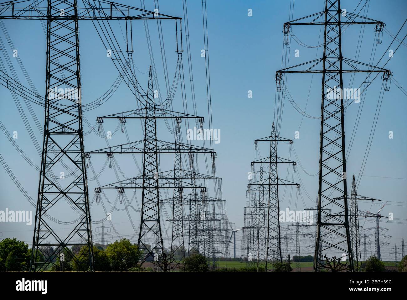 Extra-high voltage lines, 380 KV, power line, the electricity comes ...