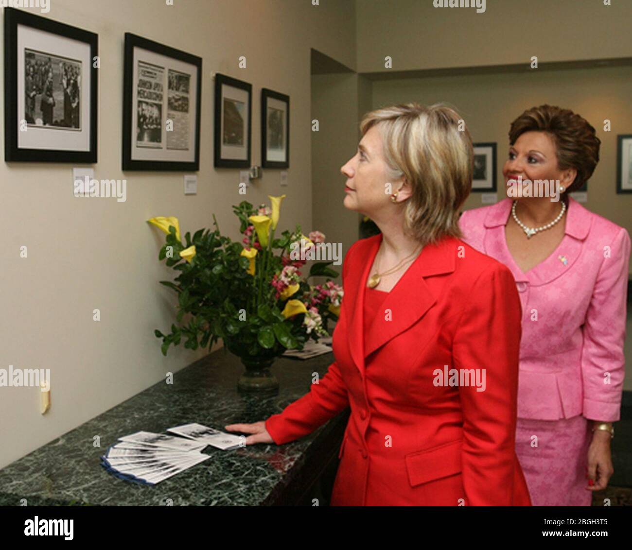 Hillary Clinton and Elizabeth Aguirre de Calderón Stock Photo - Alamy