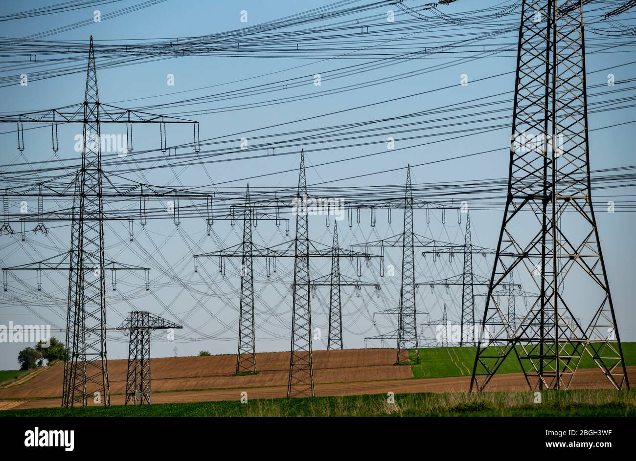 Extra-high voltage lines, 380 KV, power line, the electricity comes ...