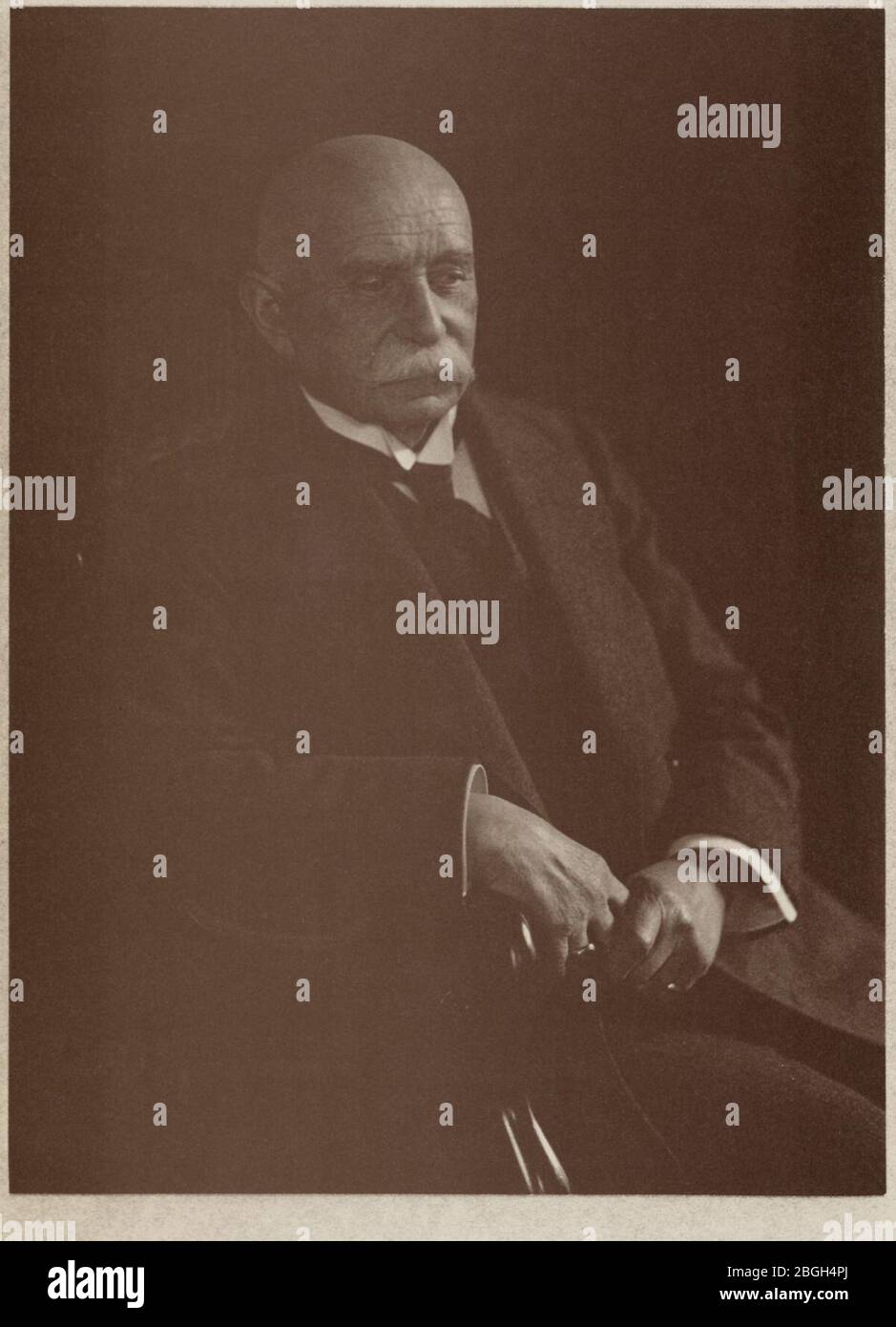 Archival graf zeppelin hi-res stock photography and images - Alamy